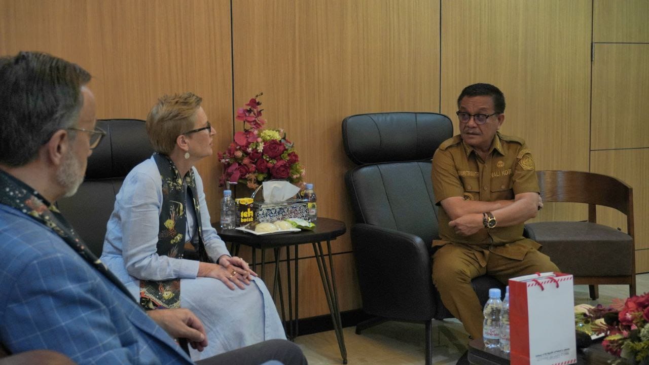 Walikota Bitung Maurits Mantiri Terima Duta Besar Polandia Untuk ...